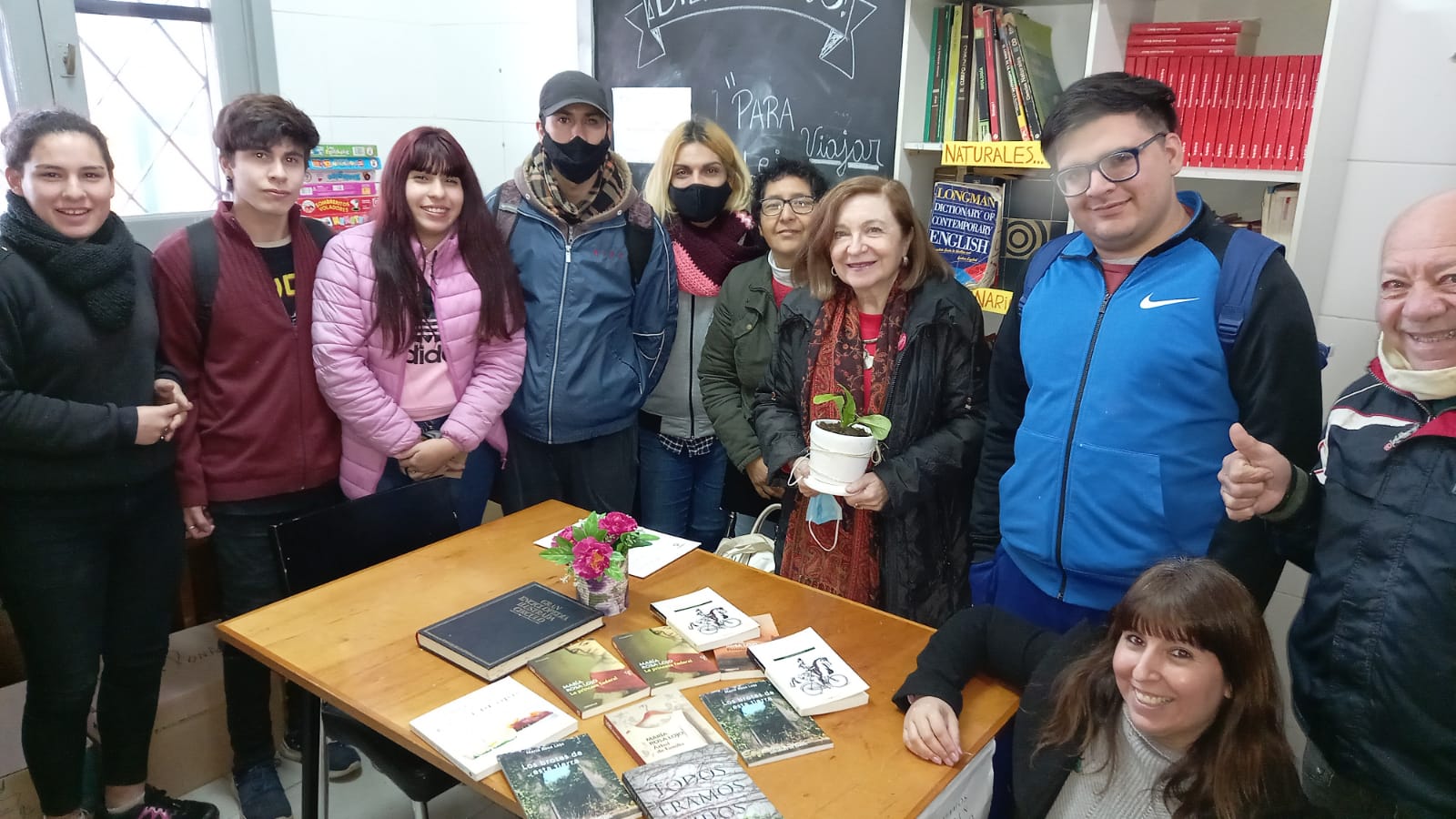 María Rosa Lojo visita el Taller Escuela Temag-Fe y Alegría, en San ...